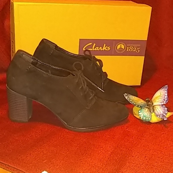 Clarks | Shoes | Clarks Block Heel Shoes Size 8m | Poshmark